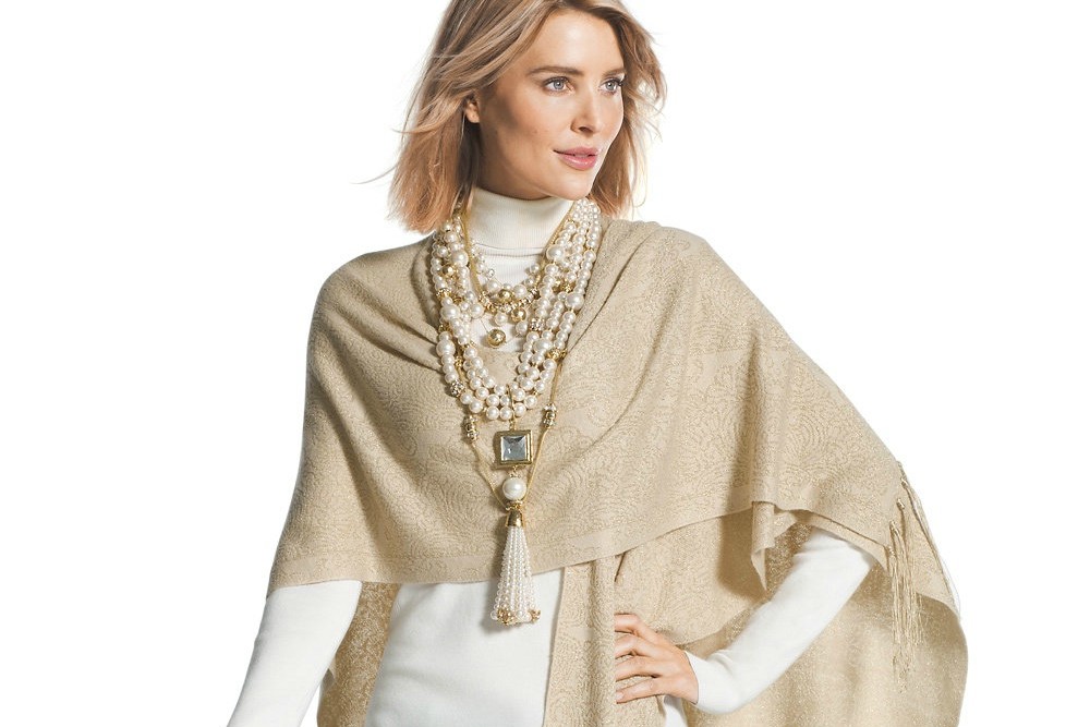 3 načina kako se elegantno utopliti šalom u uredu - Women in Adria